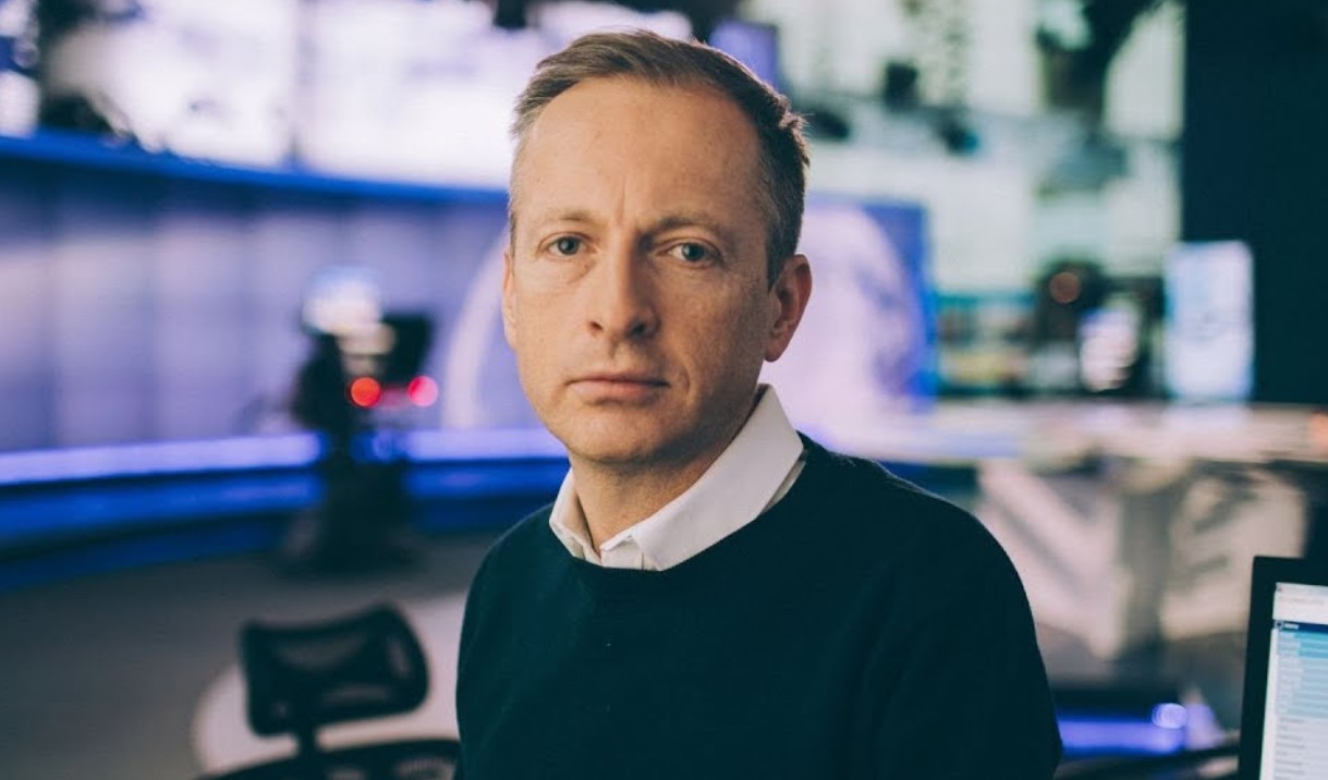 Znany dziennikarz znalazł się w trudnym położeniu. Konrad Piasecki ...